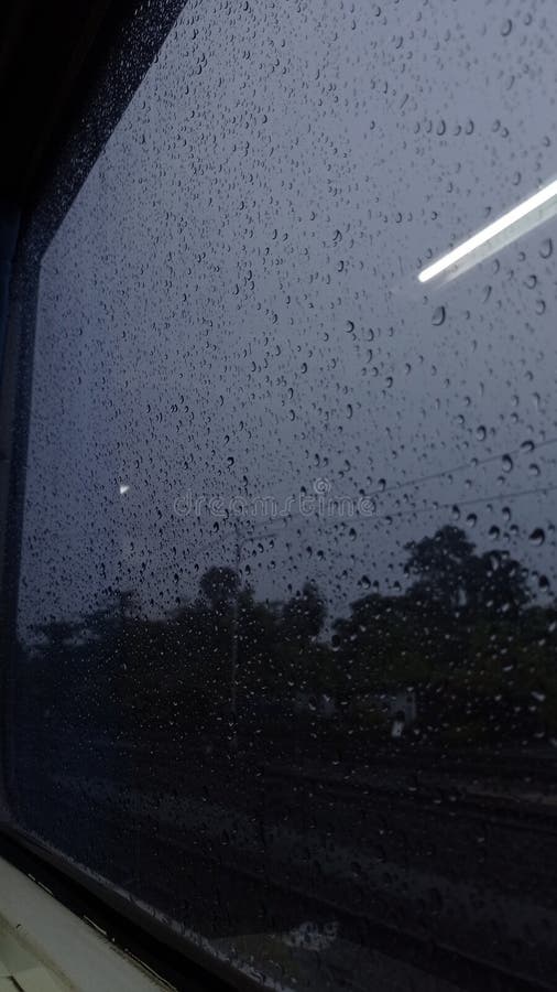 697 Rain Night Train Stock Photos - Free & Royalty-Free Stock Photos ...