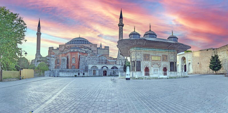 Picture of the Topkapi Palace in Istanbul with a View of the ...