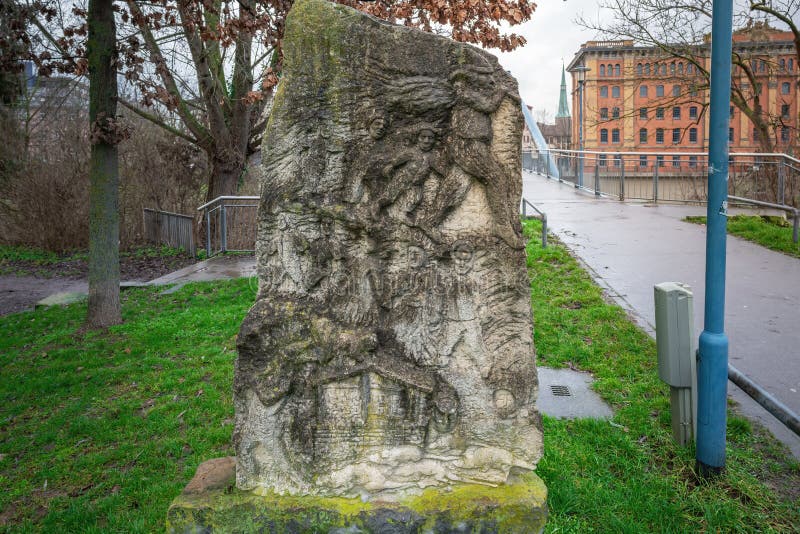 Pied Piper of Hamelin Stone Stele - Hamelin, Germany Editorial Stock ...