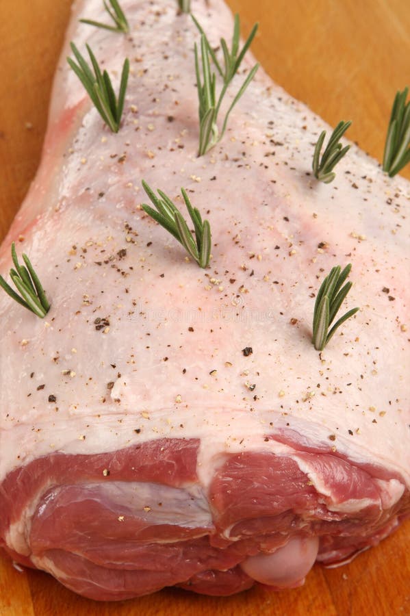 Tagli Del Lombo Dell'agnello Fotografia Stock - Immagine di grezzo ...