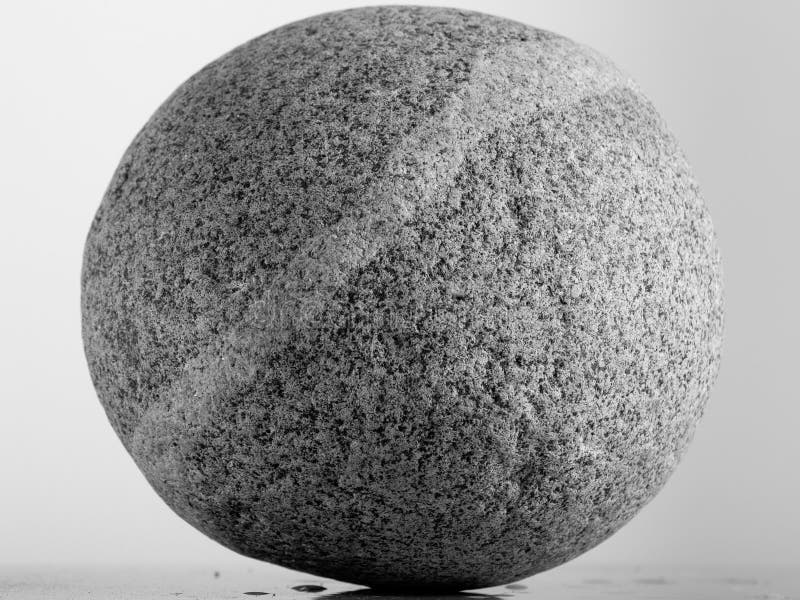 Piedra caprichosa redonda foto de archivo. Imagen de objeto - 9354906