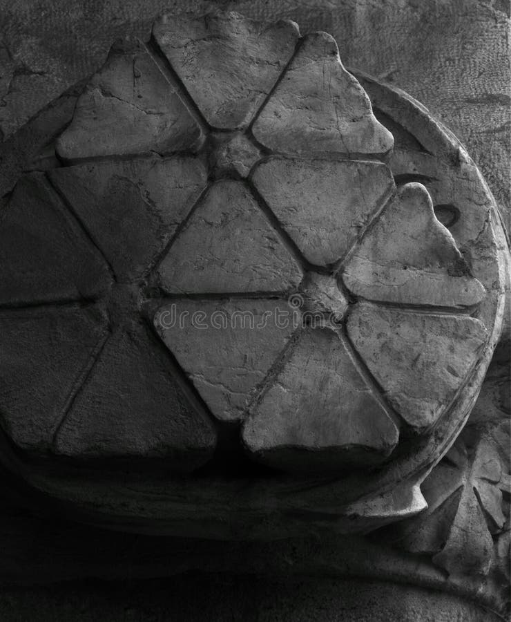 Piedra de la flor foto de archivo. Imagen de flor, pared - 101300872