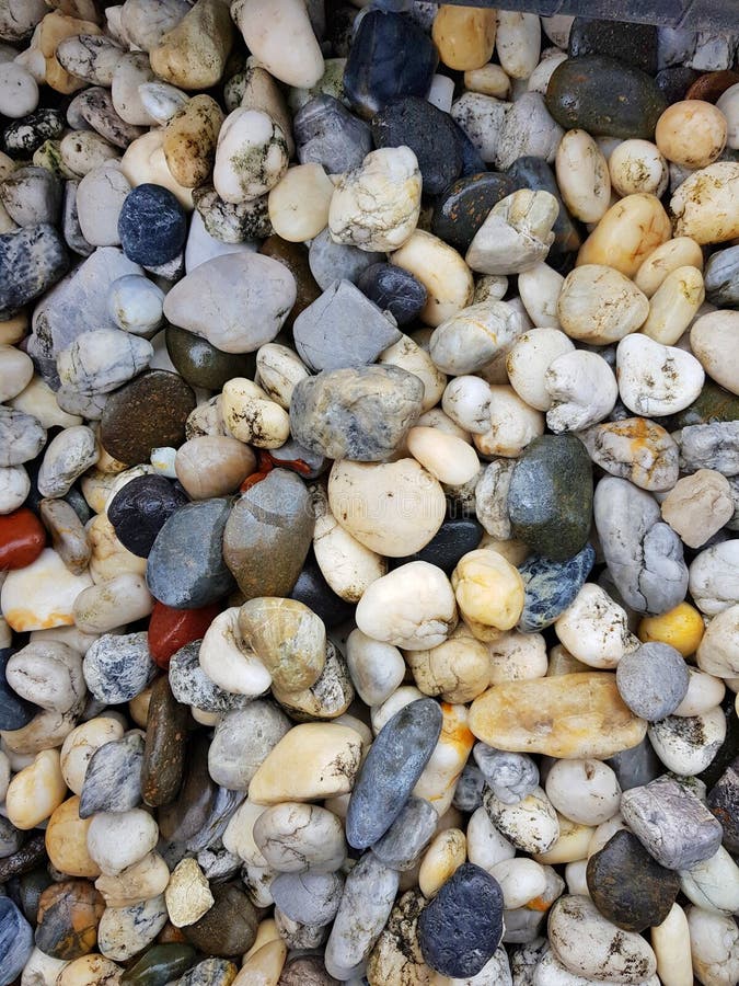 Piedras redondas imagen de archivo. Imagen de piedra, blanco - 8313787