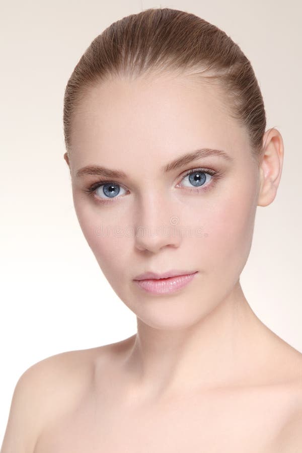 Piel clara foto de archivo. Imagen de cuidado, elegancia - 32906568