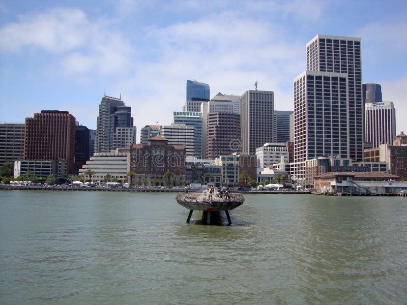 Pier 14 De San Francisco Y Cityscape Imagen de archivo - Imagen de azul ...
