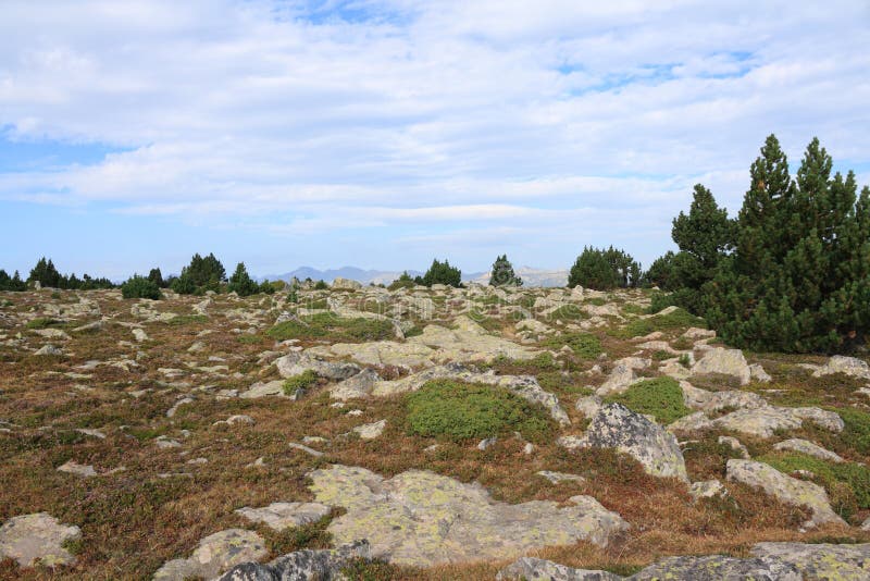 Pierre De Granit Dans Des Orientales De Pyrénées Image stock - Image du ...