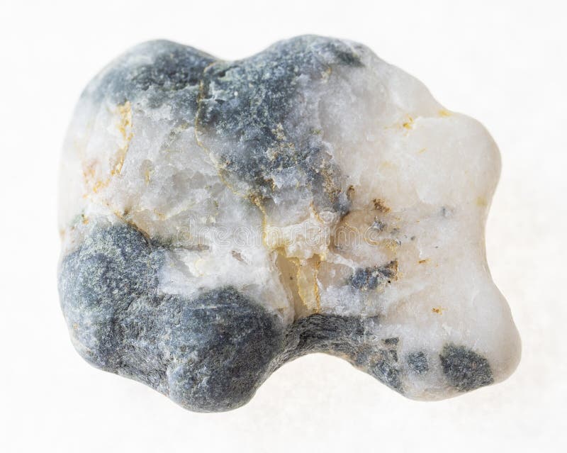 Découpe De Marbre Cru De Roche Sur Le Blanc Image stock - Image du ...
