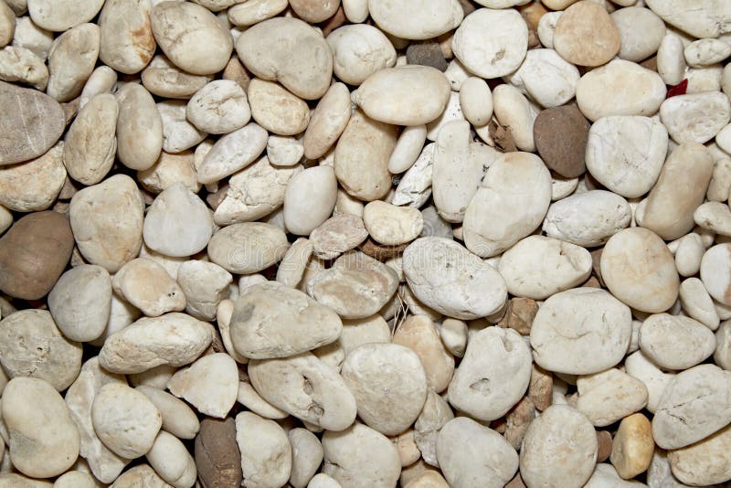 Pierre ronde sur naturel image stock. Image du nature - 72965869