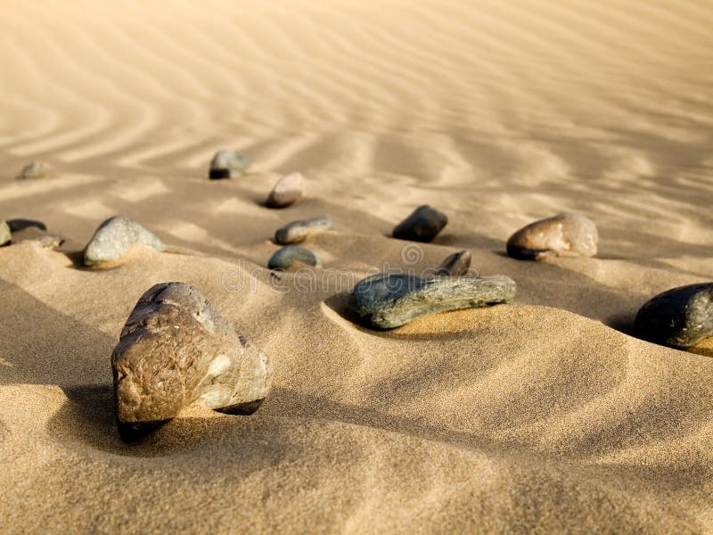 Pierres de mer de sable photo stock. Image du sable, pierres - 9711034