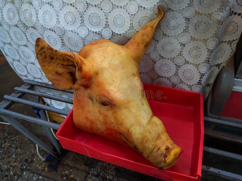 The Pig& X27;s Head is Lying on the Market Counter Stock Photo - Image ...