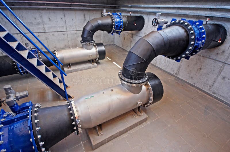 De Pijpleiding Van De Irrigatie Stock Foto - Image of zomer, metaal ...