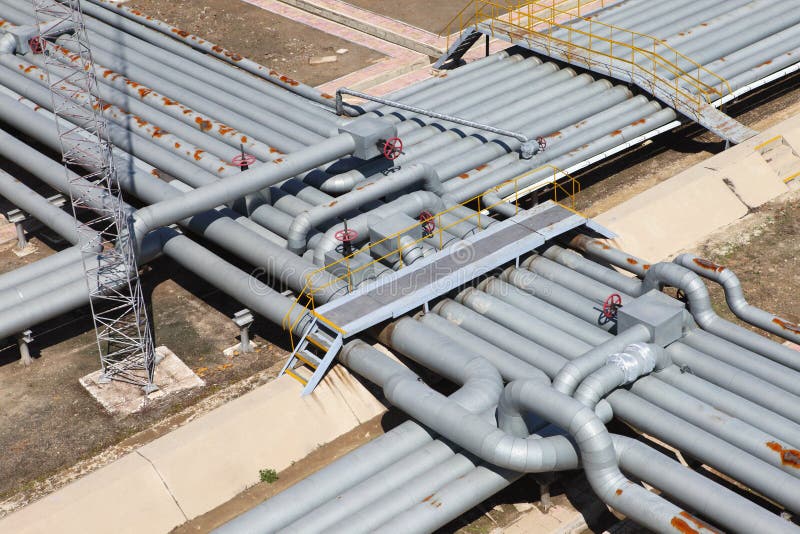 Pijpleiding stock foto. Image of industrie, pijp, naughty - 28630952