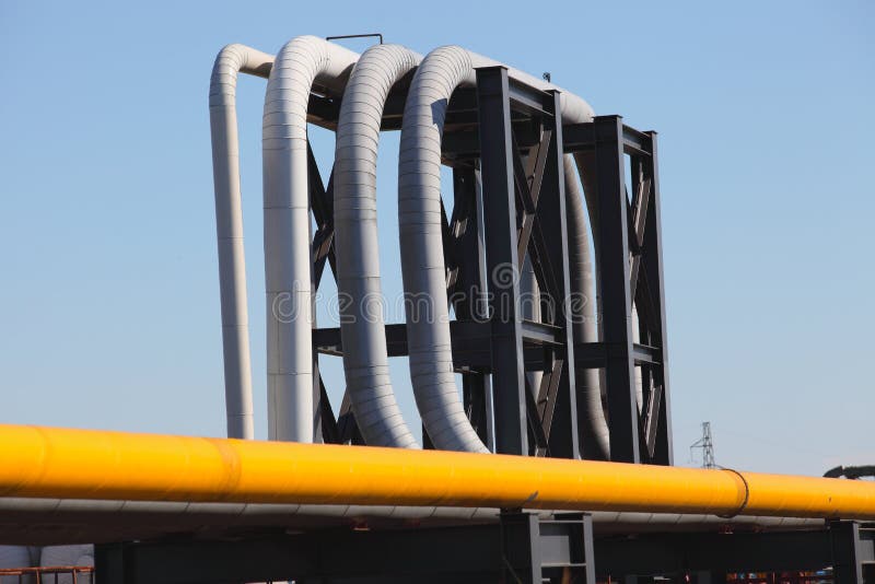 Pijpleiding stock afbeelding. Image of ingenieur, installatie - 31091535