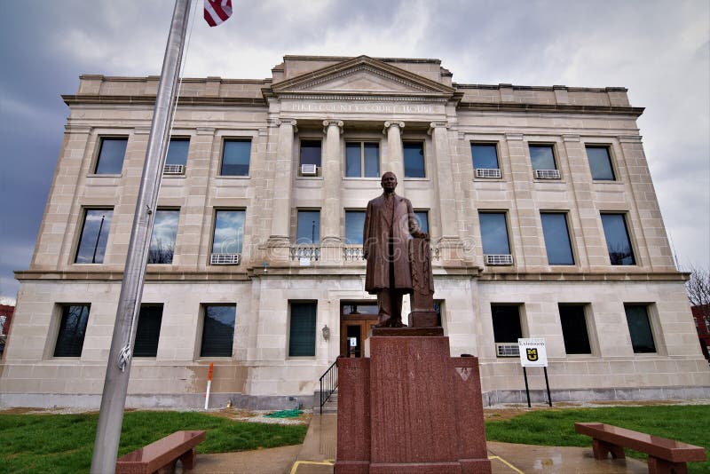 Pike county MO courthouse stock photo. Image of legal - 214590372