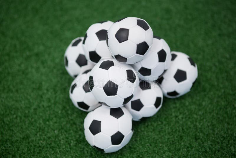 Palloni Da Calcio Foto Stock - Download 557 Royalty Free Photos