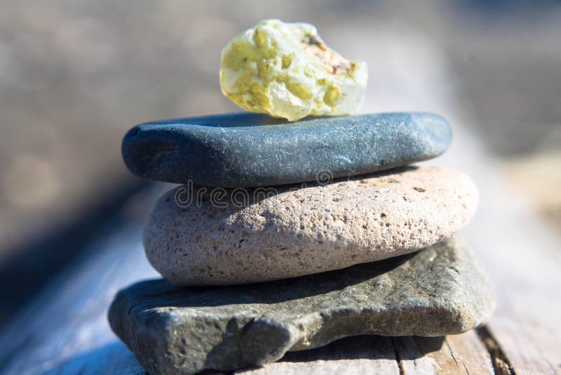 Pila simple y estable imagen de archivo. Imagen de cuadradas - 48758967