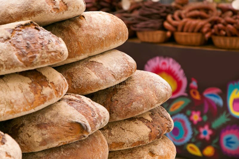 Pilas de pan imagen de archivo. Imagen de sano, vertical - 31799411