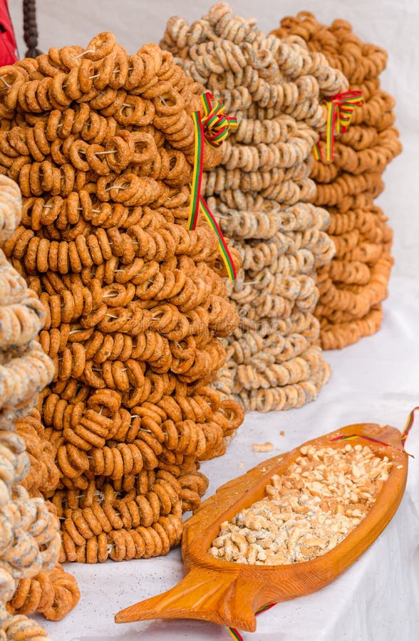 Rollos De Forma Anular Hechos En Casa Para La Venta Foto de archivo ...