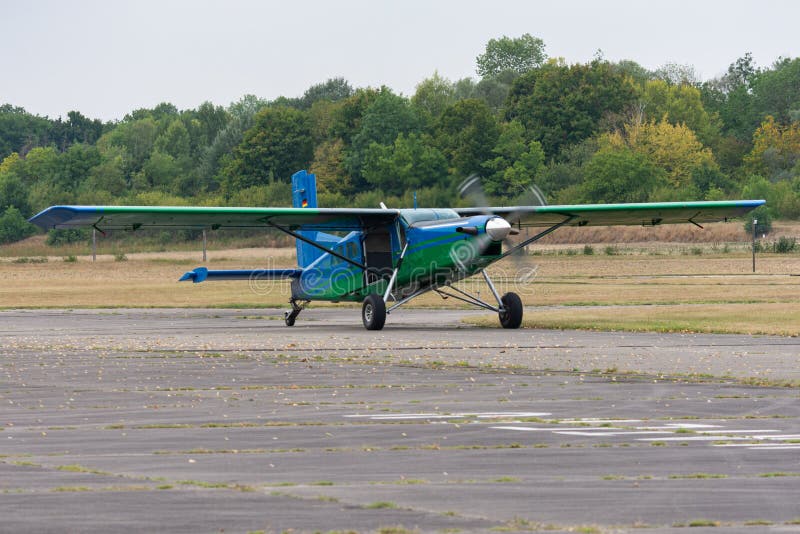 Pilatus Pc6 Avion Utilisé Pour Le Largage Du Parachute Photographie ...