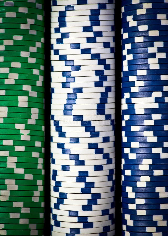 Pile de jetons de poker image stock. Image du fortune - 28748641