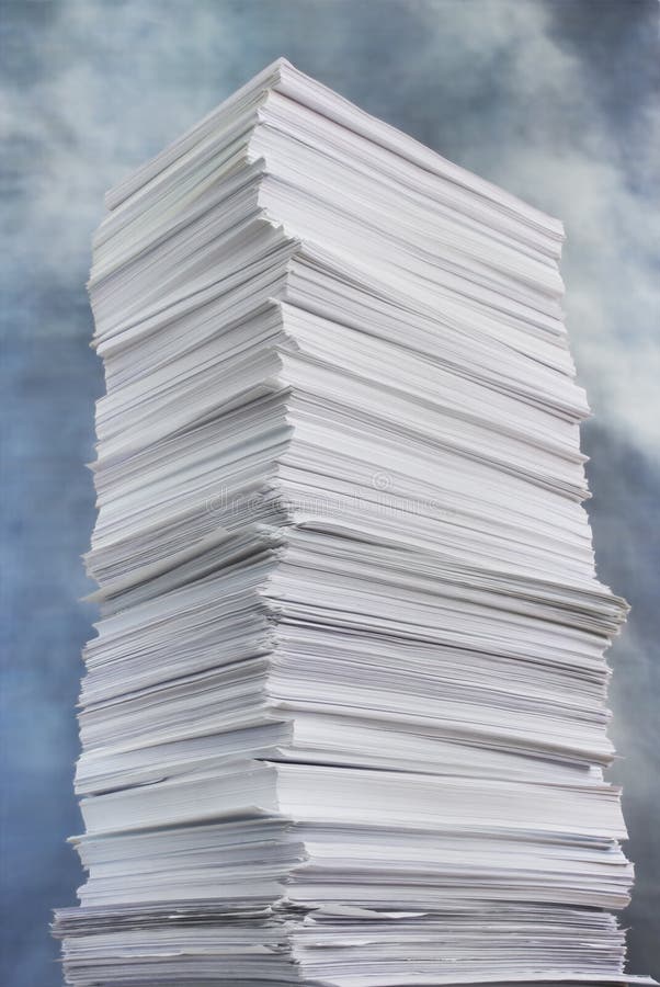Pile de papier image stock. Image du pile, isolement - 35292803