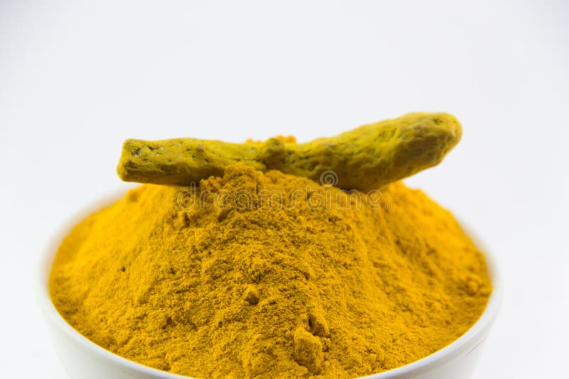 Pile De Poudre De Safran Des Indes Photo stock - Image du pile ...