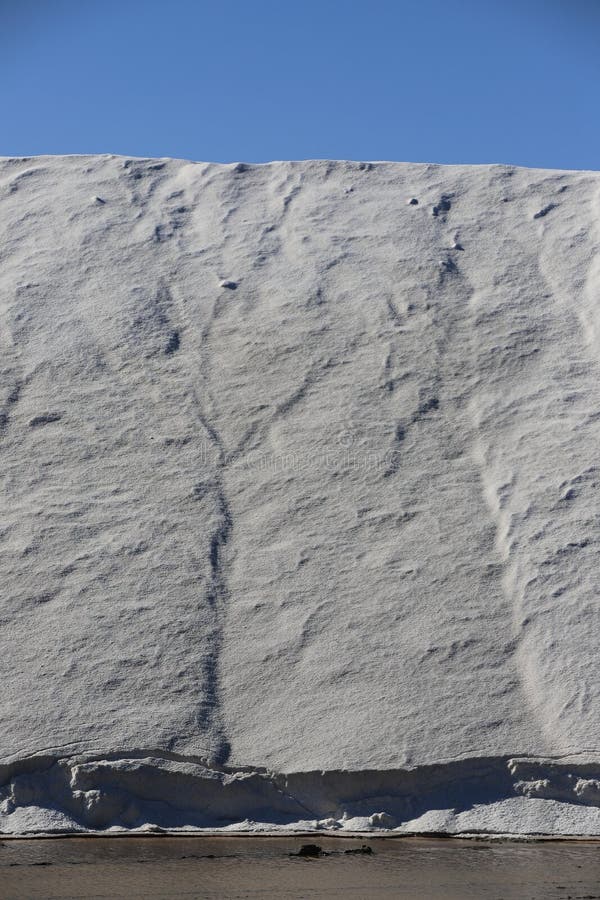 Pile De Sel De Mer Dans Un Salin Dans Le Camargue Photo stock - Image ...