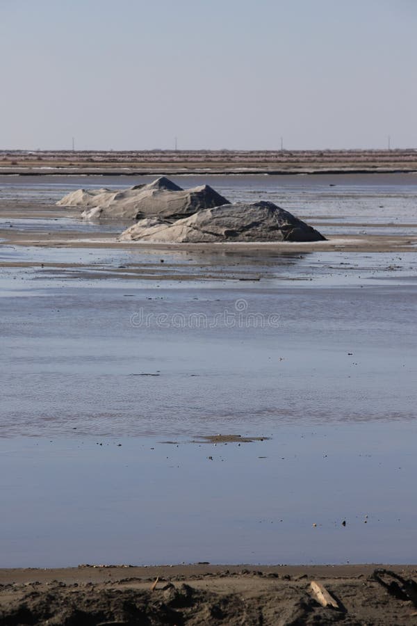 Pile De Sel De Mer Dans Un Salin Dans Le Camargue Photo stock - Image ...
