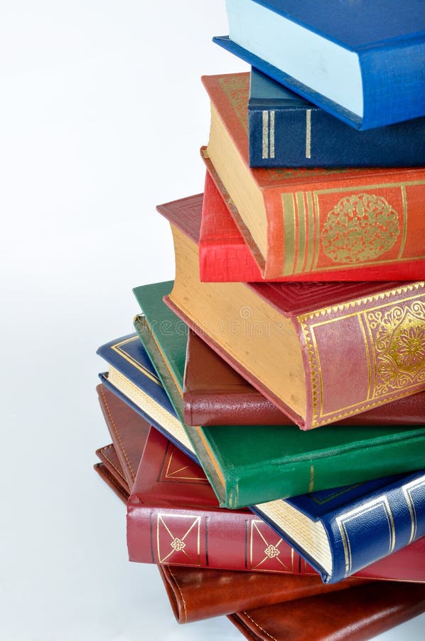 Grande pile des livres photo stock. Image du encyclopédie - 15602794