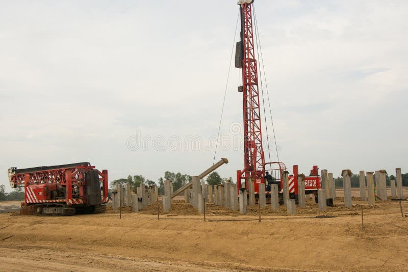 Pile driving editorial photo. Image of pile, machine - 92627381