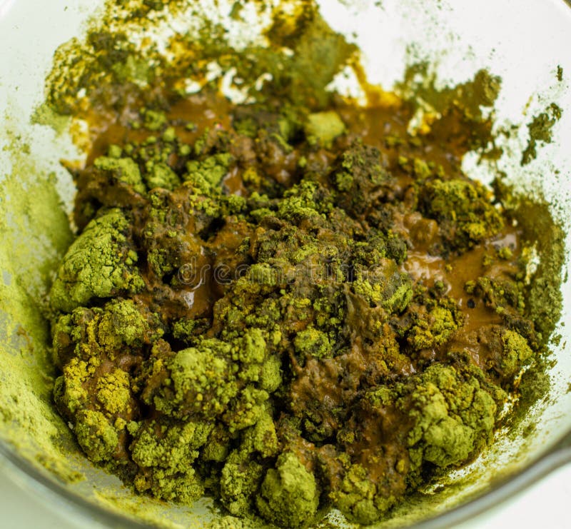 Pile of Dry Henna Powder Isolated on White Stock Photo - Image of ...