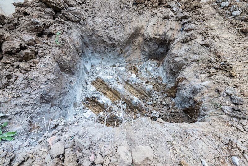 Pile Forant L'enjeu Concret Photo stock - Image du structure, forage ...