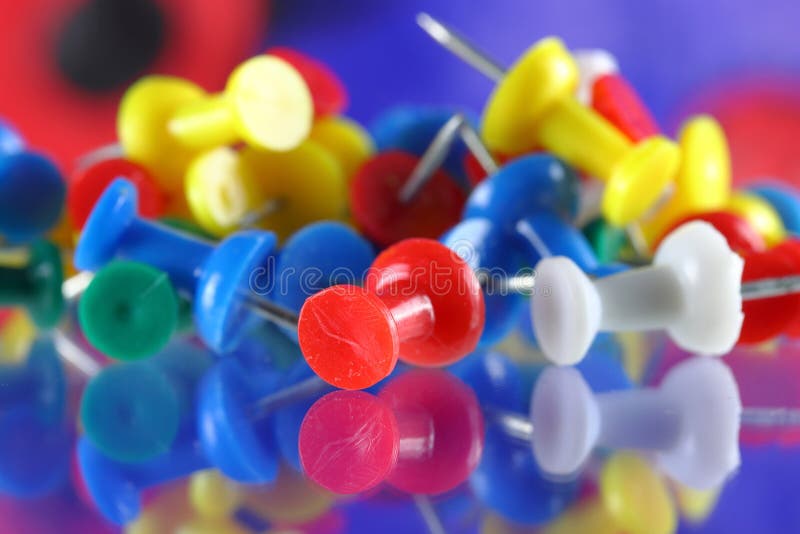 A Pile of Jumbled Drawing Pins Stock Photo - Image of green, pins ...
