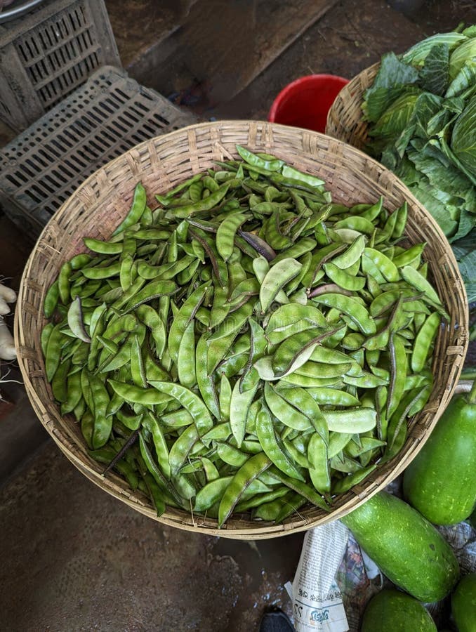 Pile of Snap Pea , Sugar Snap Pea or Edible-pod Pea , Top View Shot ...