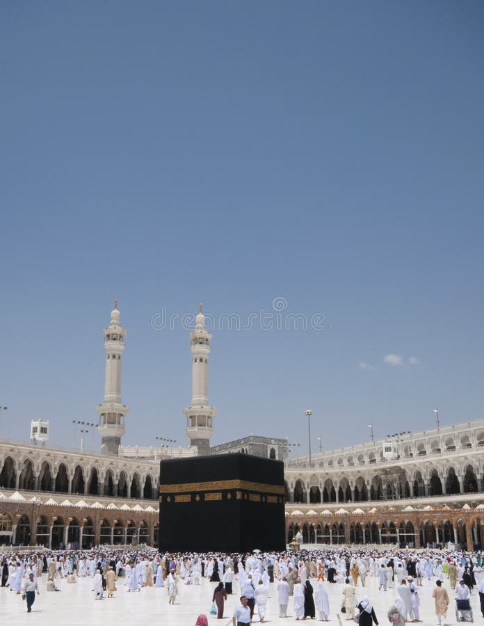 Pilgrims Circumambulate the Kaaba Editorial Photo - Image of ...