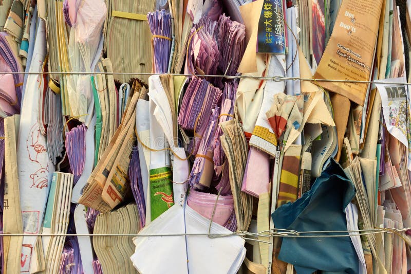 Pilhas De Papel Para Reciclar Fotografia Editorial - Imagem de papel ...