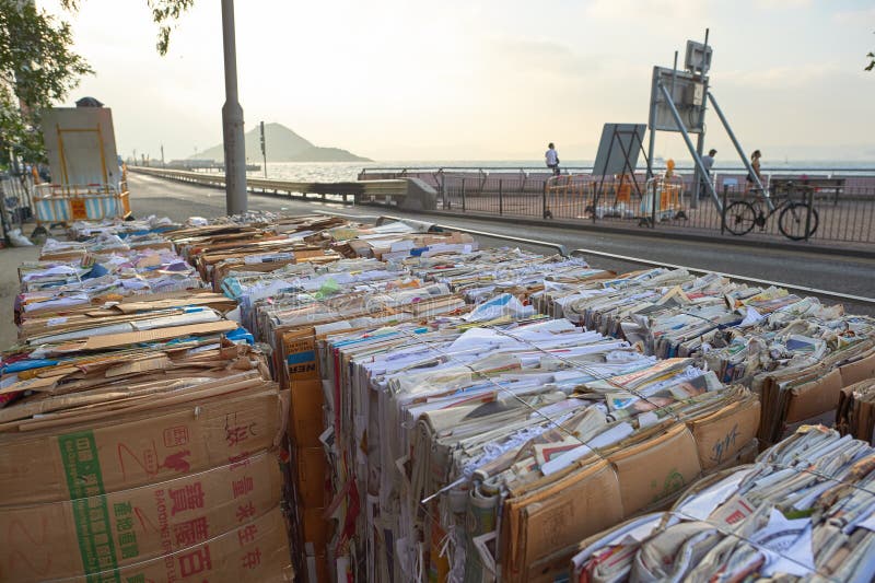 Pilhas De Papel Para Reciclar Fotografia Editorial - Imagem de kennedy ...