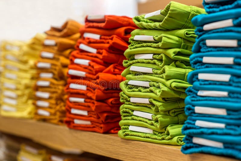 Pilhas Puras De Roupa Dobrada Foto de Stock - Imagem de escolha ...