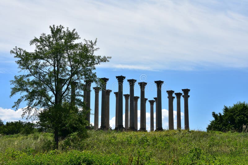 Pillar Monument in Washington DC on a Spring Day Editorial Photography ...