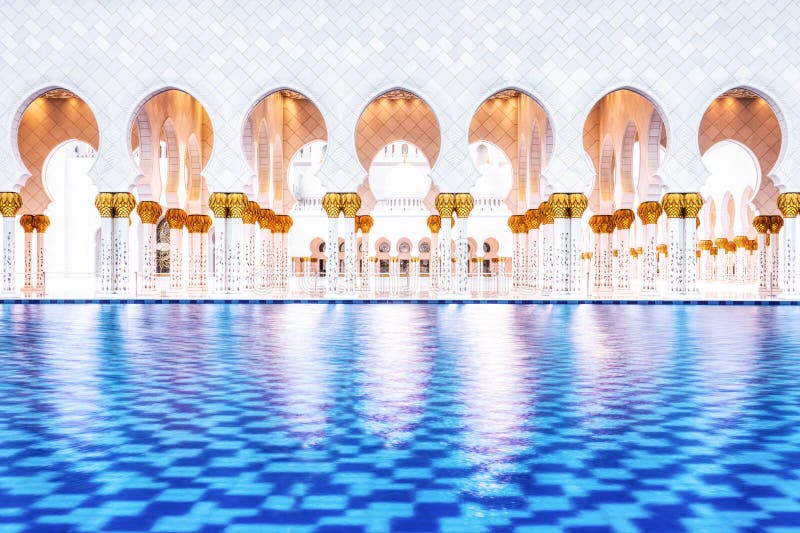 Pillars with Pool of Sheikh Zayed Mosque in Abu Dhabi Stock Photo ...
