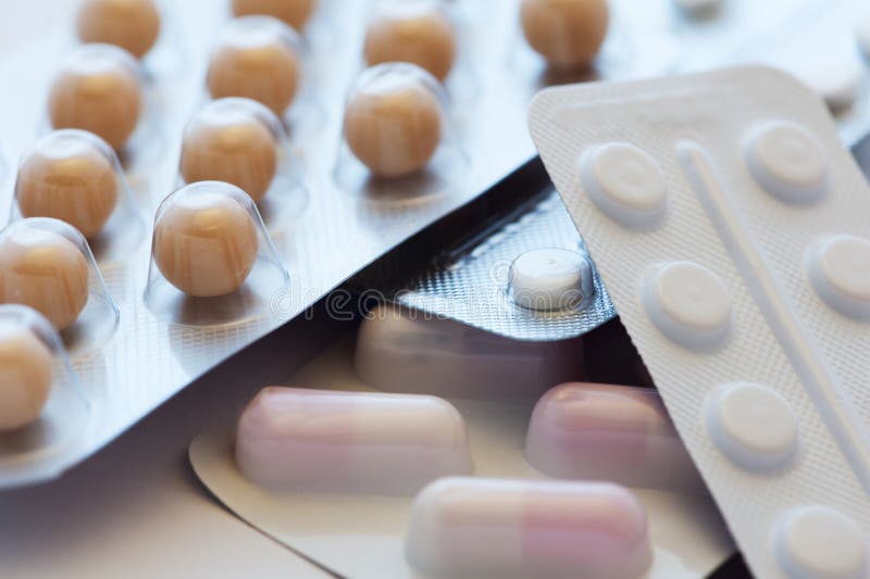 Pillen en capsules stock foto. Image of zorg, drogisterij - 28431334