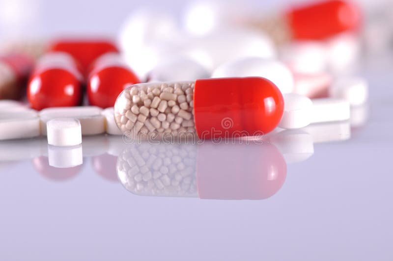Pillole fotografia stock. Immagine di concetto, isolato - 23026784