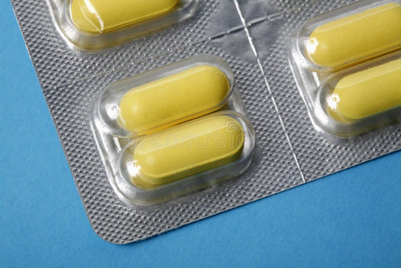Pillole gialle fotografia stock. Immagine di cura, farmacia - 7672124