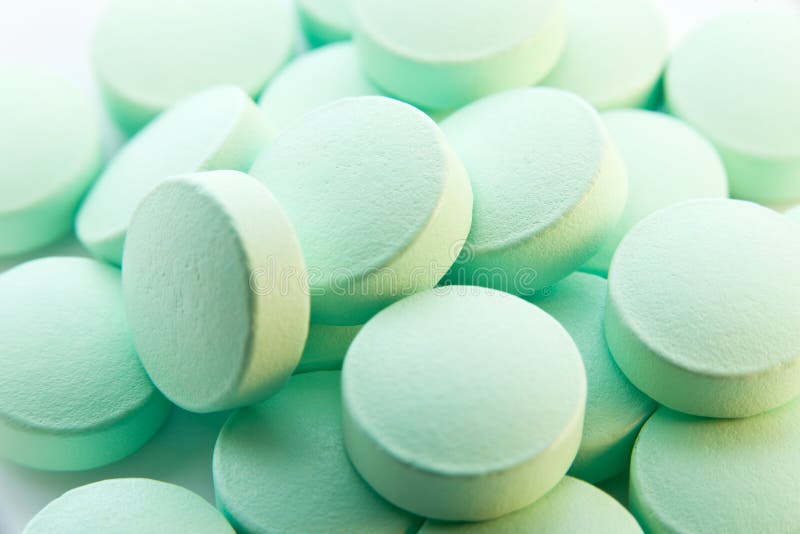 Pillole verdi fotografia stock. Immagine di farmaco, cura - 8451316