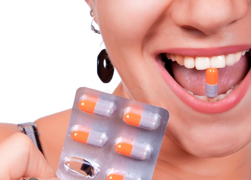 Femme avec la pillule image stock. Image du noir, contrôle - 24257159