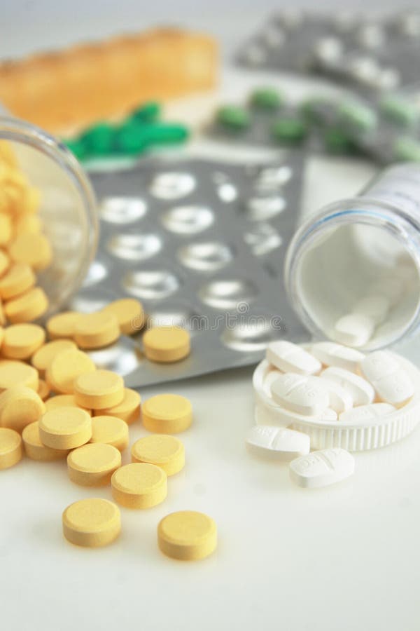 Pillules photo stock. Image du santé, médecine, beauté - 14246946