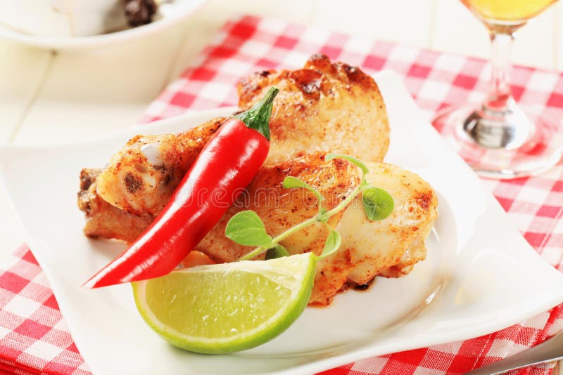 Pilon rôti de poulet image stock. Image du grillé, rôti - 32293653