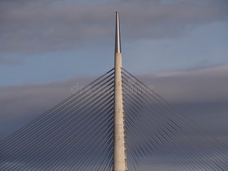 Pilone immagine stock. Immagine di corrente, elettricità - 2335013