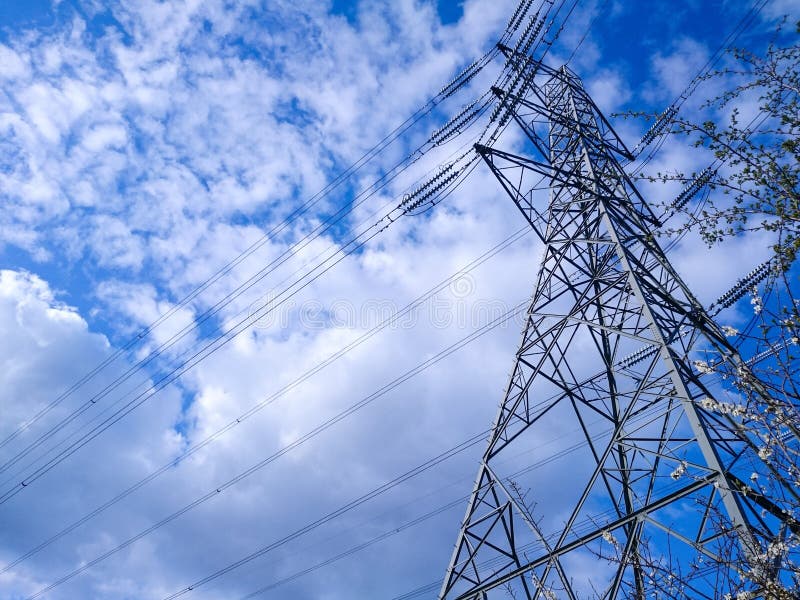 Pilone immagine stock. Immagine di torreggiare, enorme - 70046645