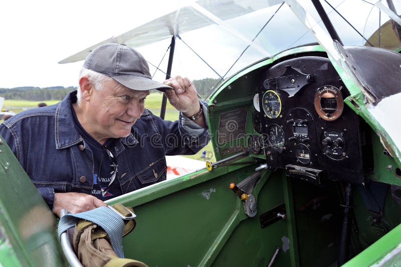 Pilot Front His Biplane Ready Takeoff Stock Photos - Free & Royalty ... Pilot Front His Biplane Ready Takeoff Stock Photos - Free & Royalty ...